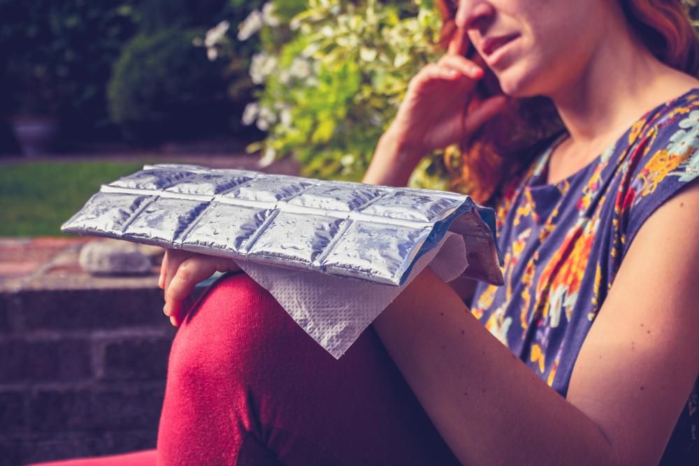 9 Simple Home Remedies For Treating Hand Pain | HealthAccess.com